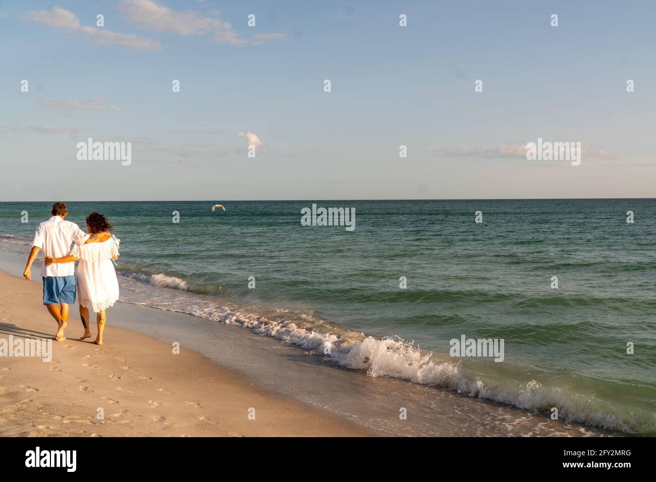 Middle age couple beach hi-res stock photography and images - Alamy
