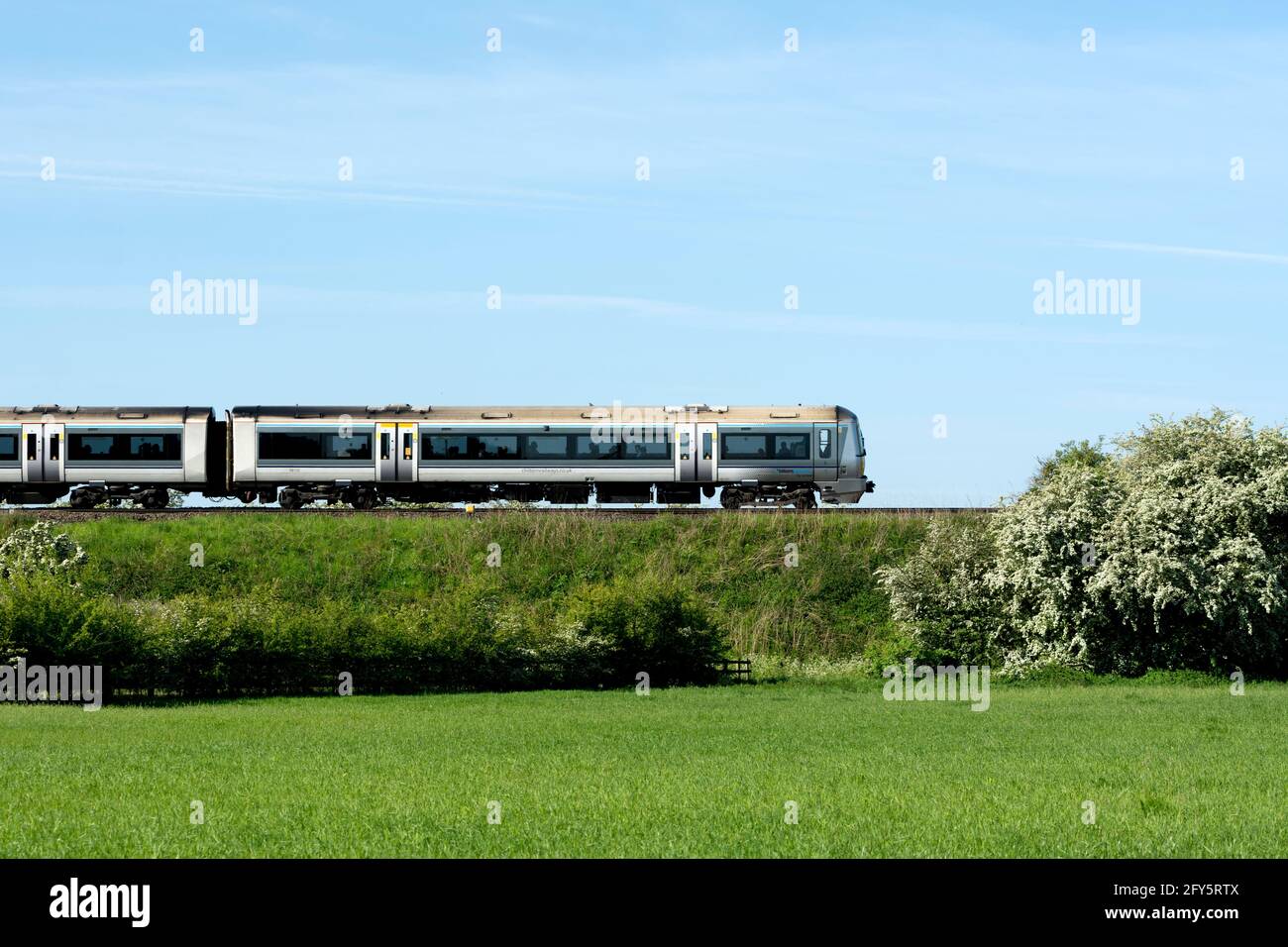 Train side view uk britain hi-res stock photography and images - Alamy