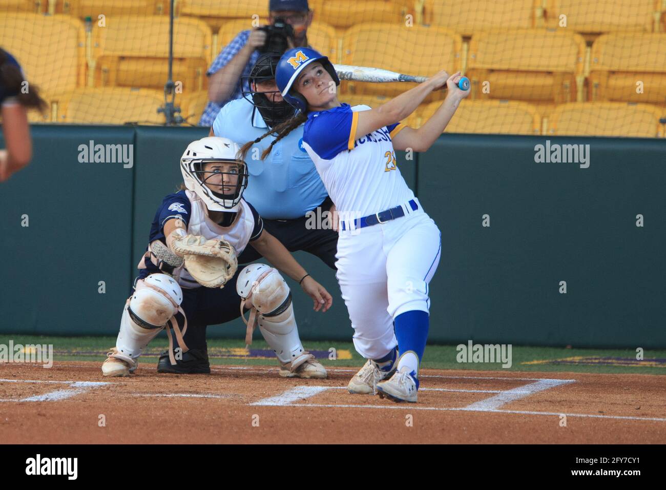 Softball catcher hi-res stock photography and images - Alamy