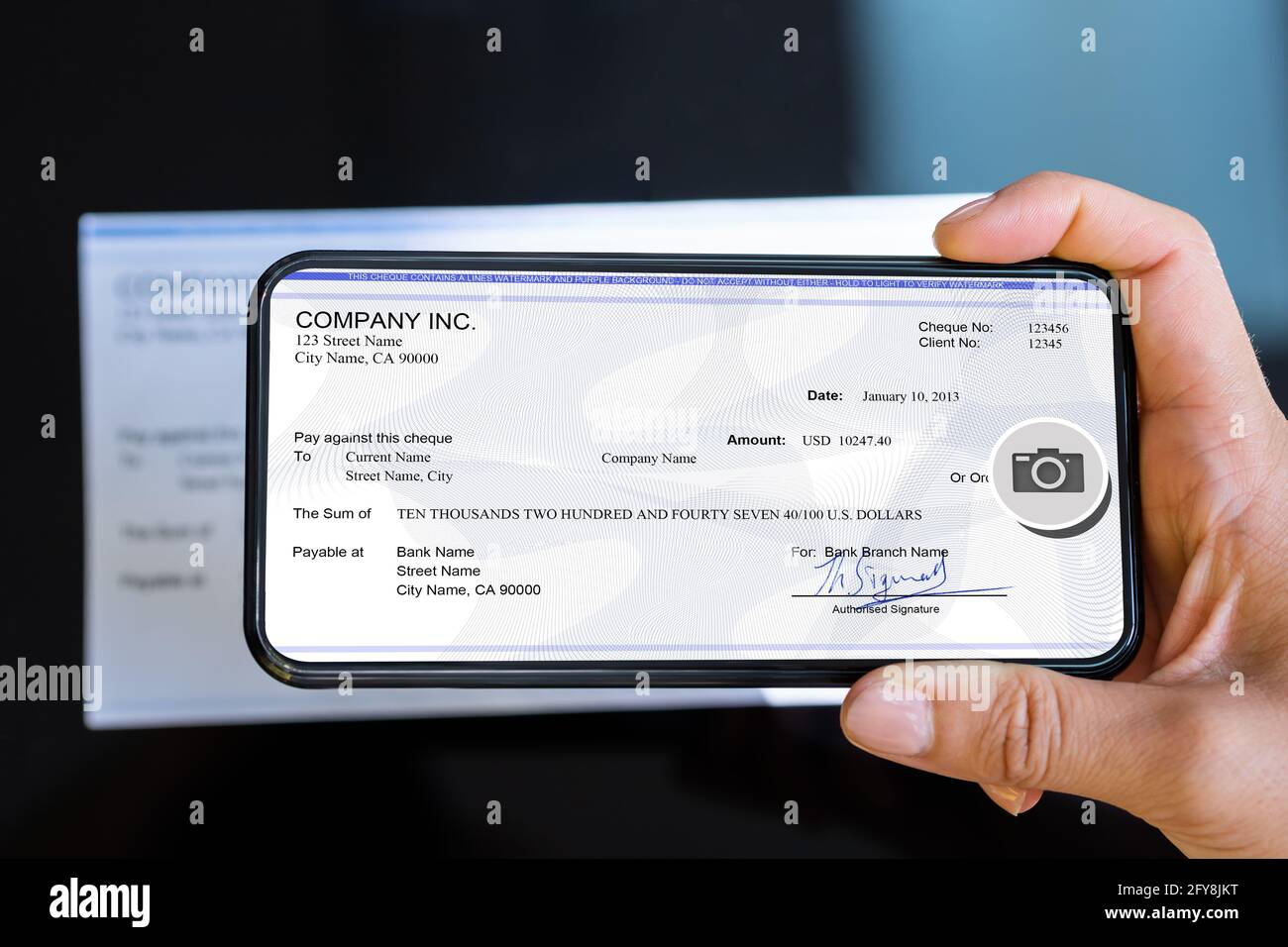 Check your phone hi-res stock photography and images - Alamy