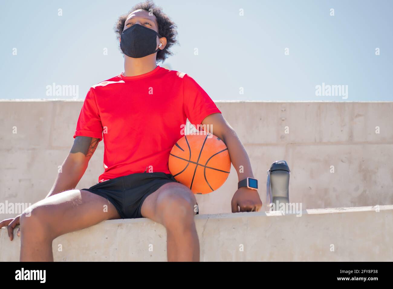 Basketball with face hi-res stock photography and images - Alamy
