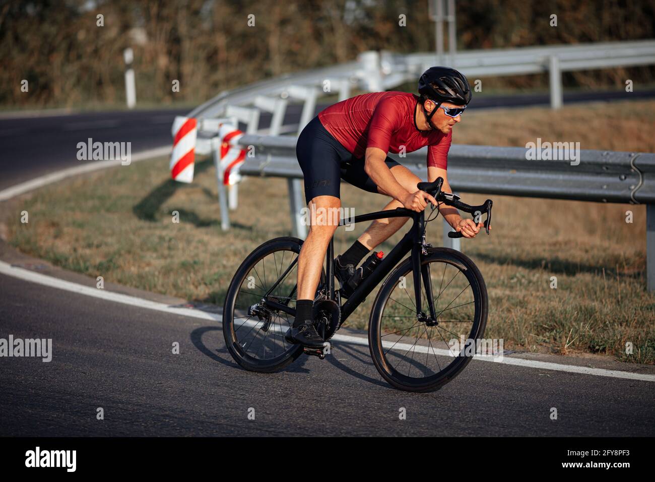 Cyclist active man bicycle hi-res stock photography and images - Alamy
