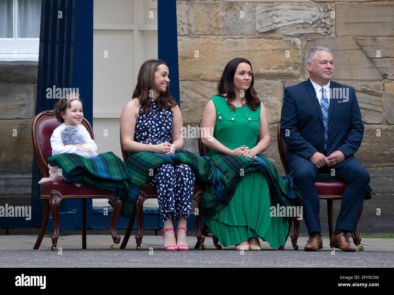 Mila Sneddon, 5, with her sister Jodi, and parents Lynda and Scott ...