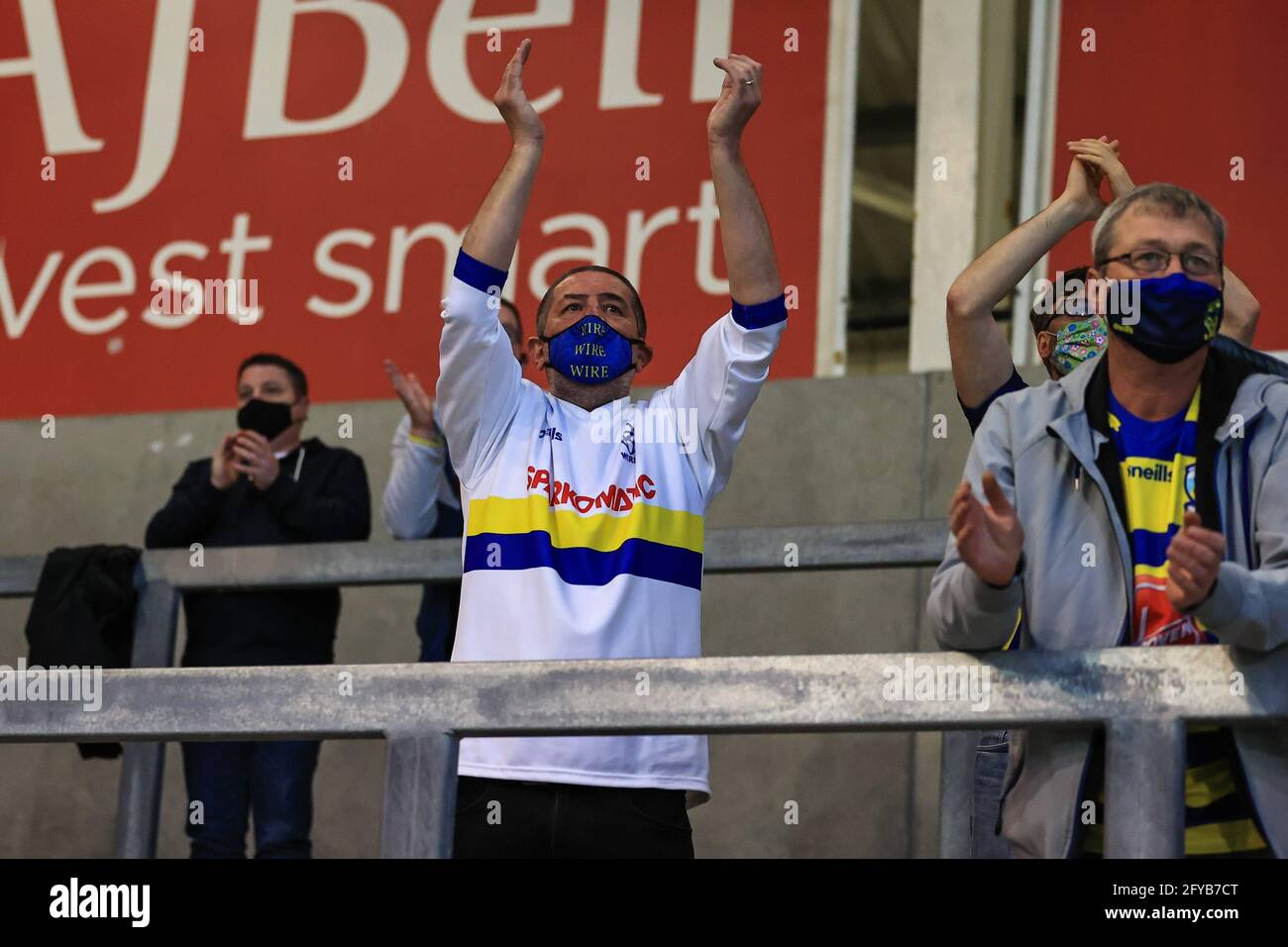 Warrington Wolves sing and celebrate Stock Photo - Alamy
