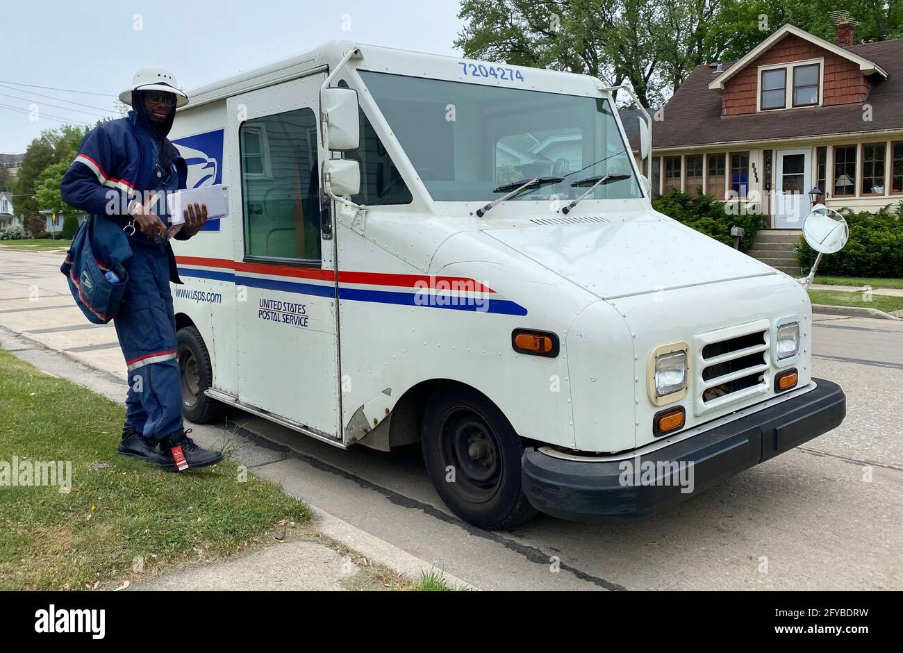 Racine, Wisconsin, USA. 27th May, 2021. The United States Postal ...