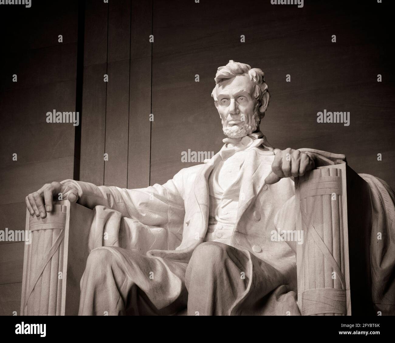 1960s DANIEL CHESTER FRENCH SCULPTURE OF ABRAHAM LINCOLN INSIDE THE ...