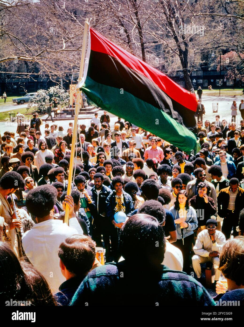 1970s crowd college hi-res stock photography and images - Alamy