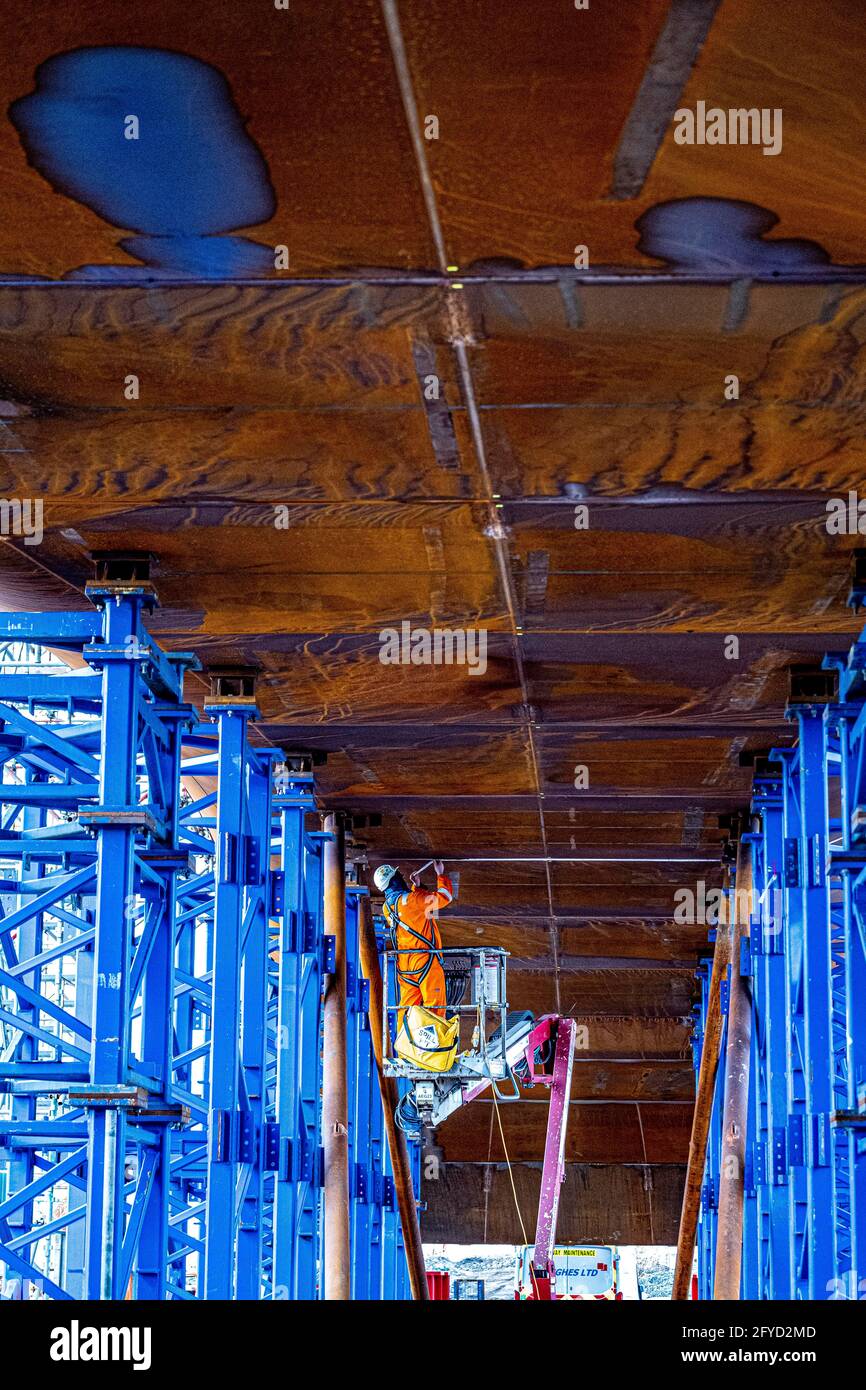 New Bridge being constructed and installed over M8 in Glasgow Stock ...
