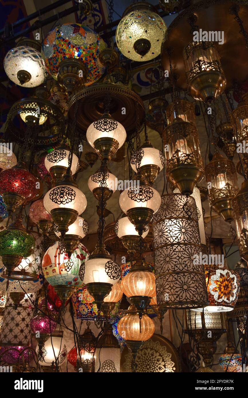 selling traditional lamps in the Grand Bazaar in Istanbul Stock Photo ...