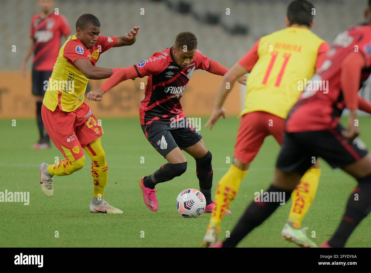 Curitiba, Brazil. 27th May, 2021. Jeremy Batioja and Vitinho during ...