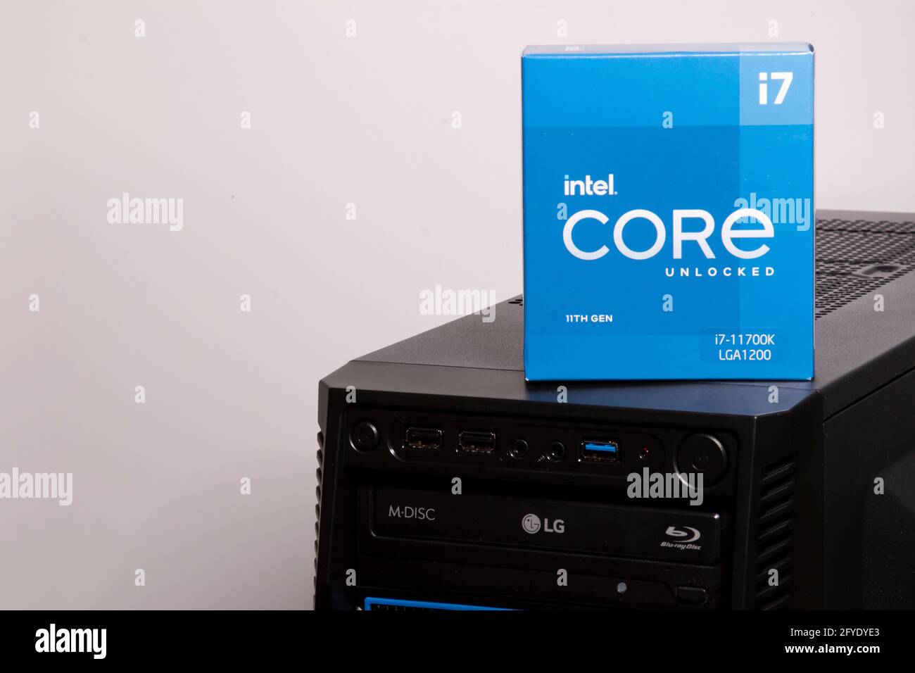 Intel Core i7 11th Gen Processor Stock Photo - Alamy Intel Core i7 11th Gen Processor Stock Photo - Alamy