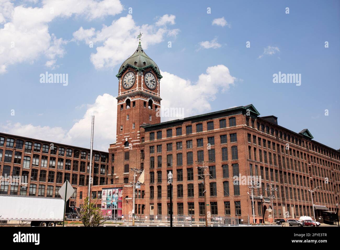 The Washington Mill building on Canal Street in Lawrence, Massachusetts ...