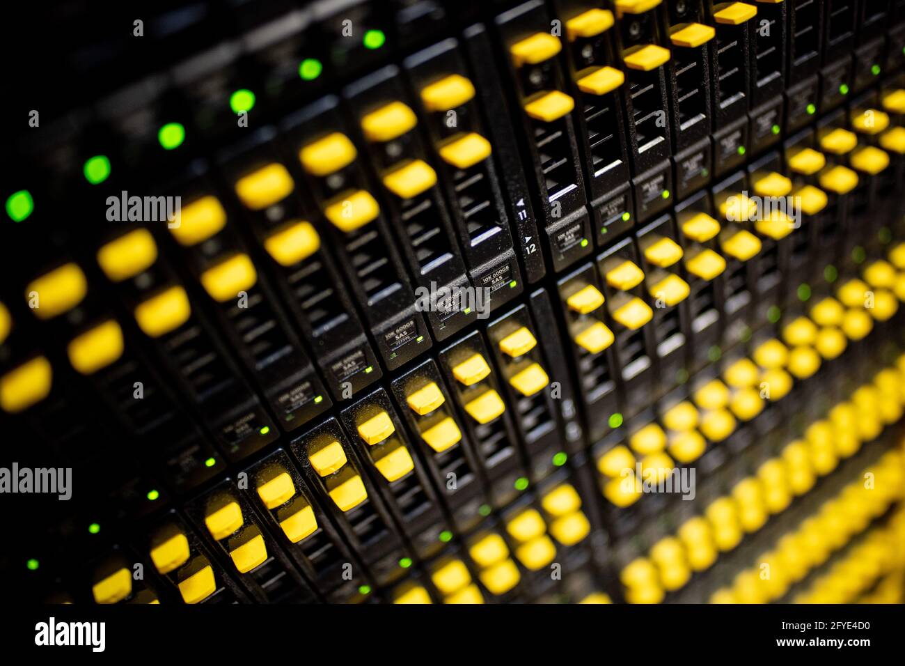 Petabyte hi-res stock photography and images - Alamy