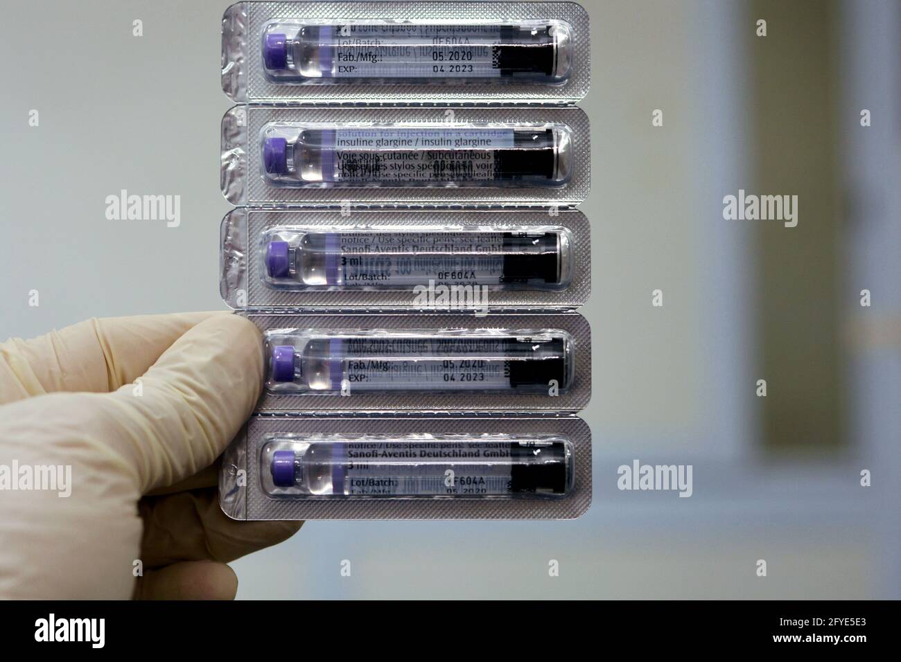 Lantus (insulin glargine injection) 100 Units cartridge is indicated in ...