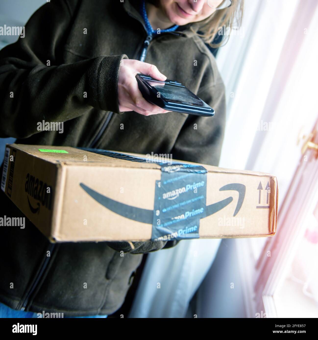 Amazon Prime Delivery High Resolution Stock Photography and Images - Alamy