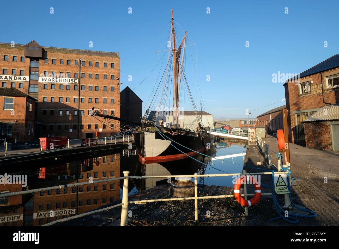 Sailing barge Gladys in Gloucester Docks Stock Photo - Alamy