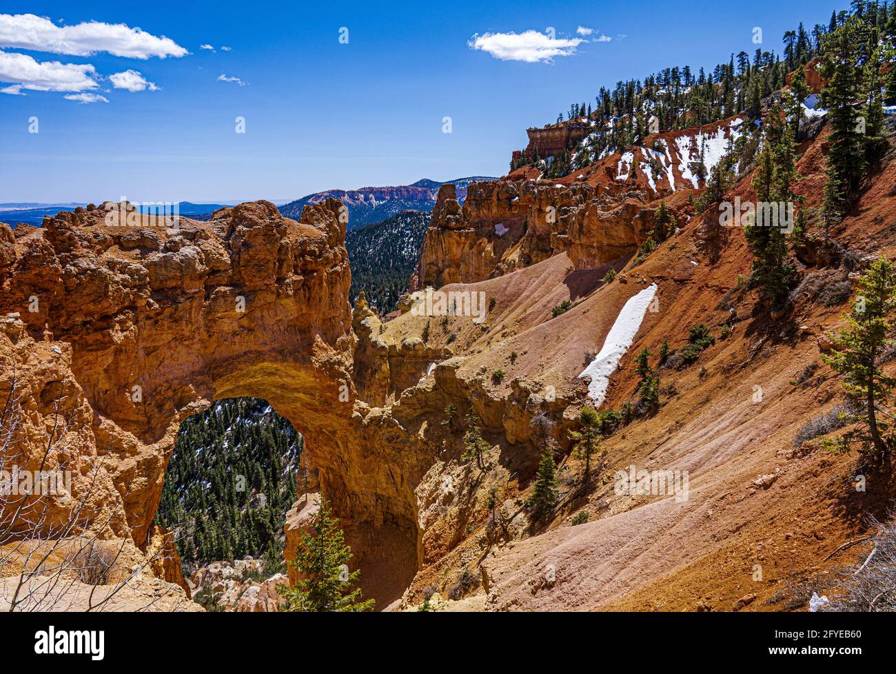 The natural arch in Bryce Canyon National Park Stock Photo - Alamy