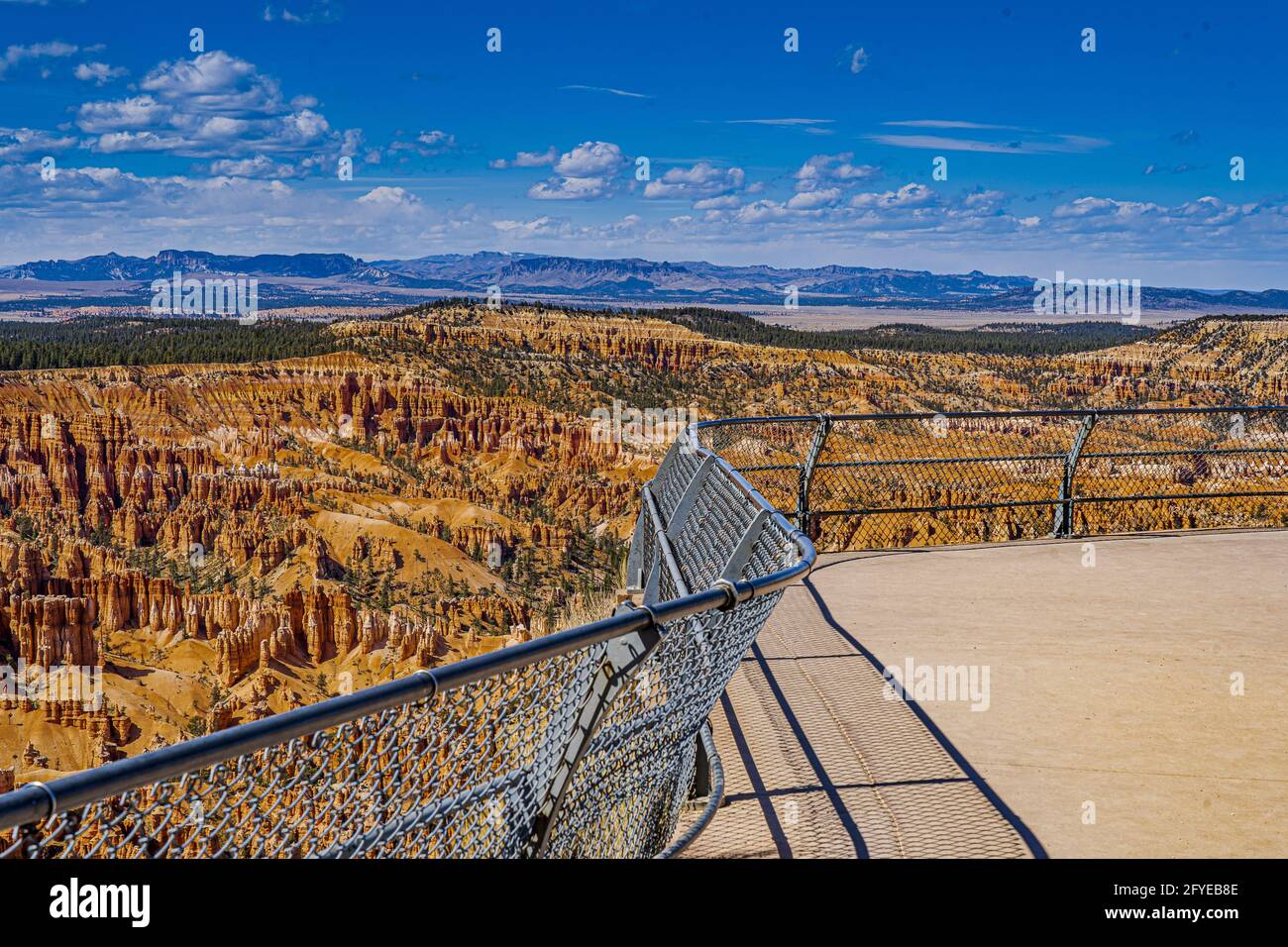 The overlook at Bryce Point Stock Photo - Alamy