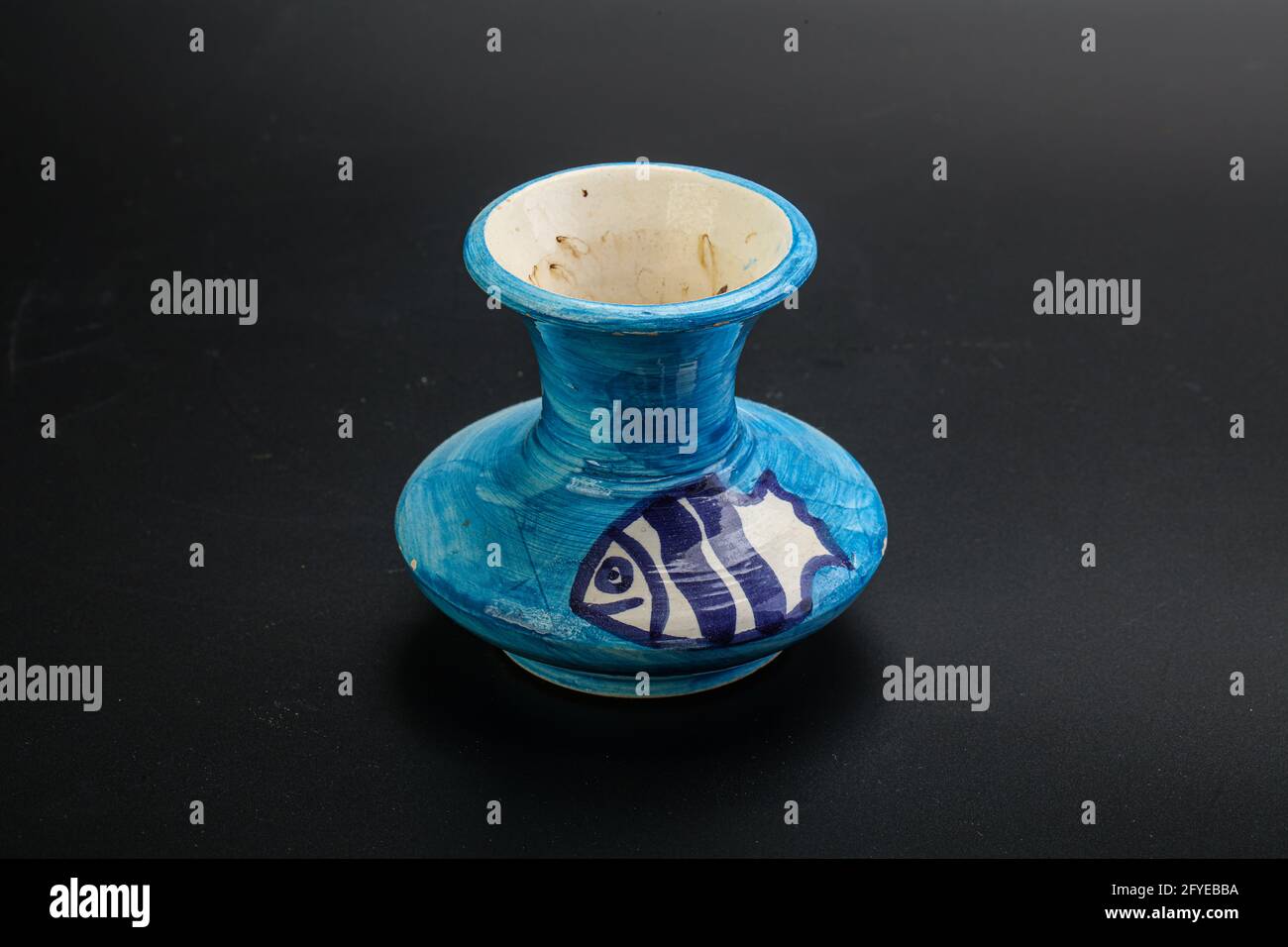Empty ceramic vase for flovers isolated Stock Photo - Alamy