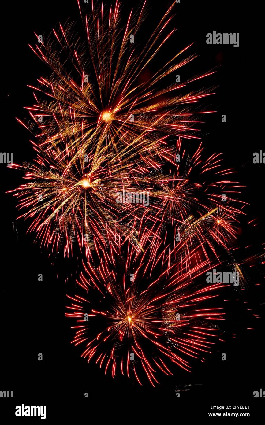 Cracker bursting hi-res stock photography and images - Alamy