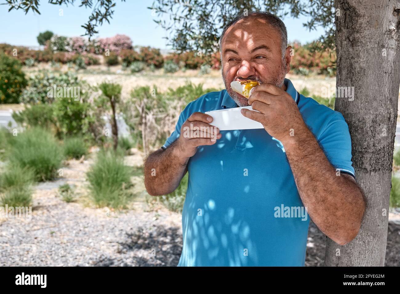 Fat man eating restaurant hi-res stock photography and images - Alamy