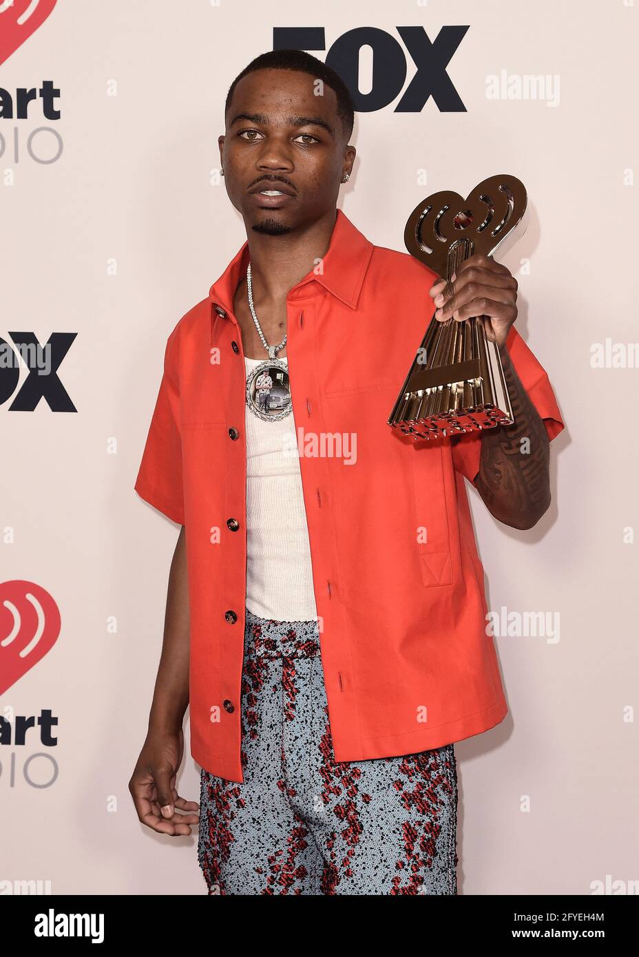 HOLLYWOOD, CA - MAY 27: Roddy Ricch with the award for Best New Hip Hop ...