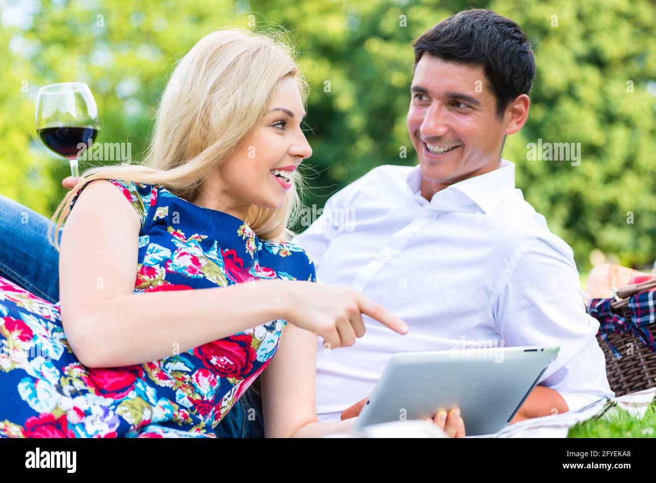 Picnic tablet hi-res stock photography and images - Alamy