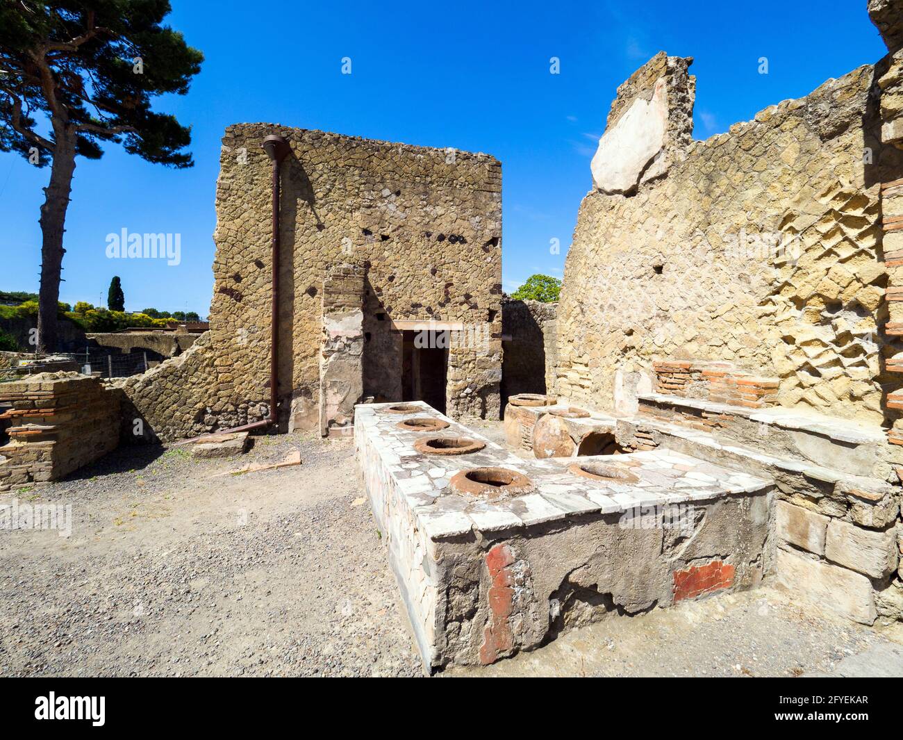 Grande Taberna (Great Tavern) - Herculaneum ruins, Italy Stock Photo ...