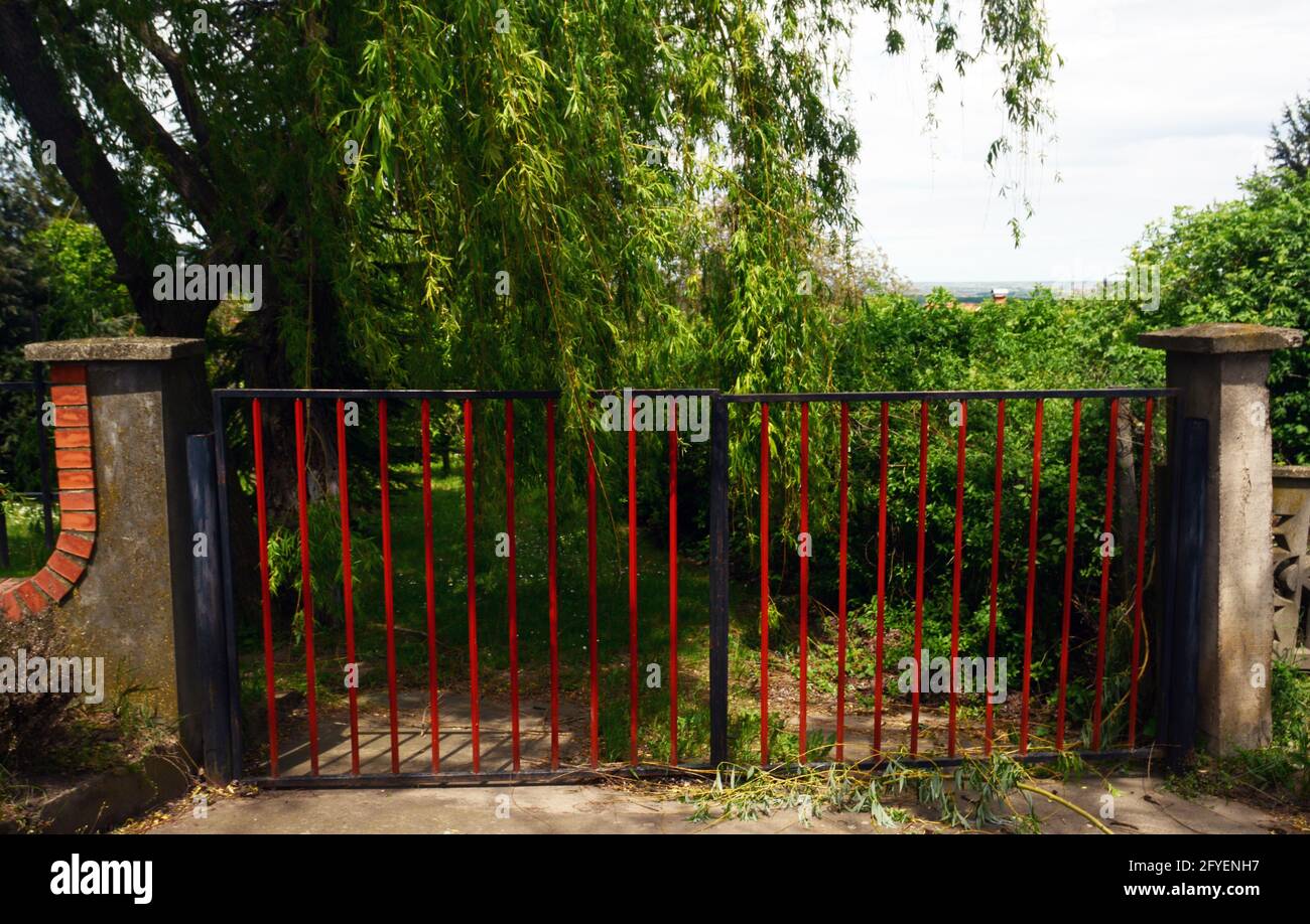 Red steel gates hi-res stock photography and images - Alamy
