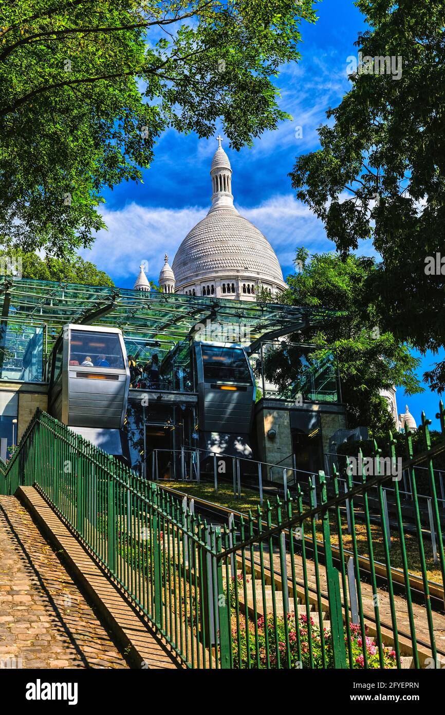 Funicular de montmartre sacre coeur basilica hi-res stock photography ...