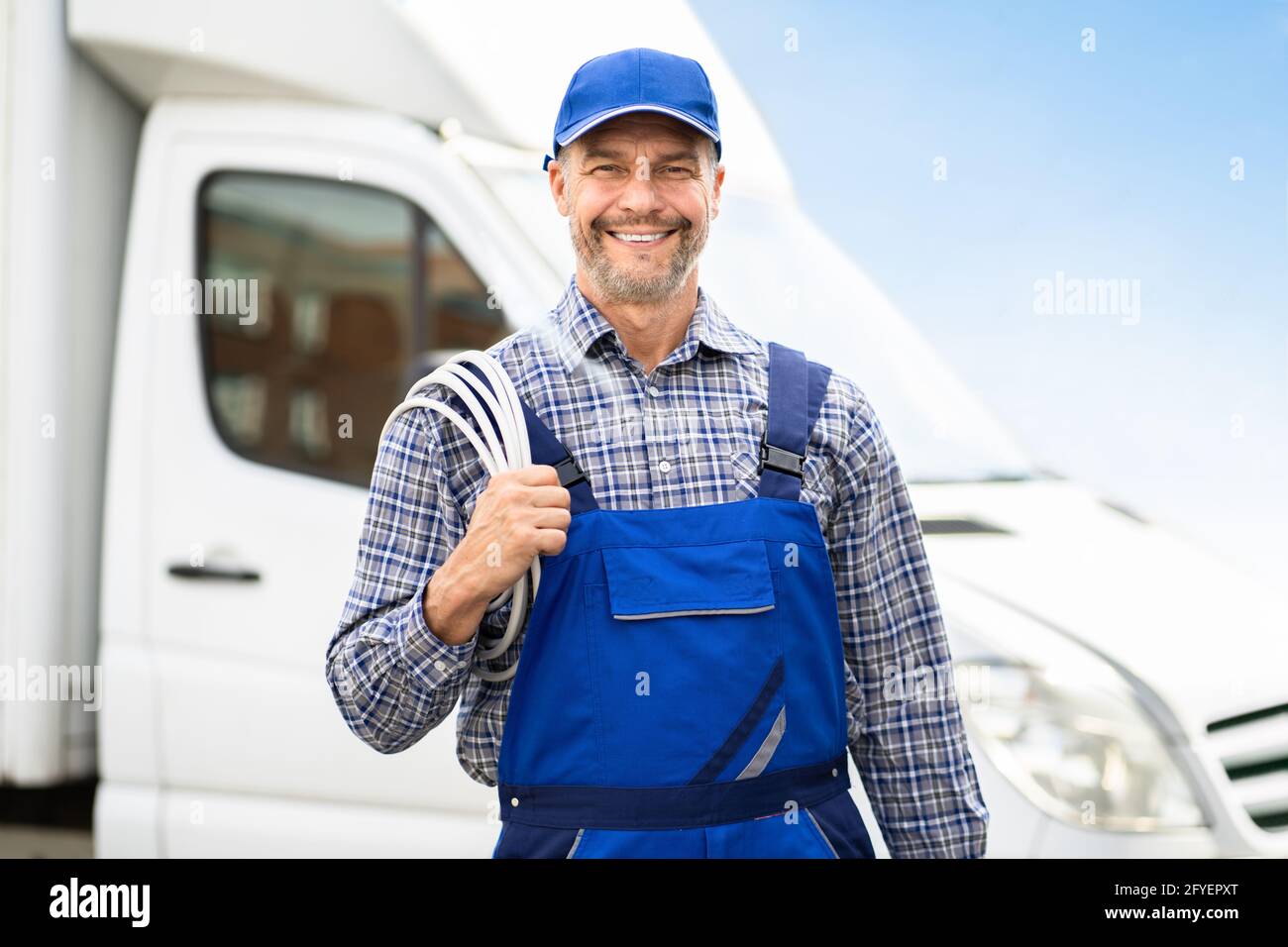Electrician van hi-res stock photography and images - Alamy