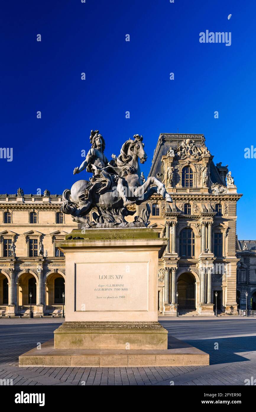Louis xiv de france statue paris hi-res stock photography and images ...