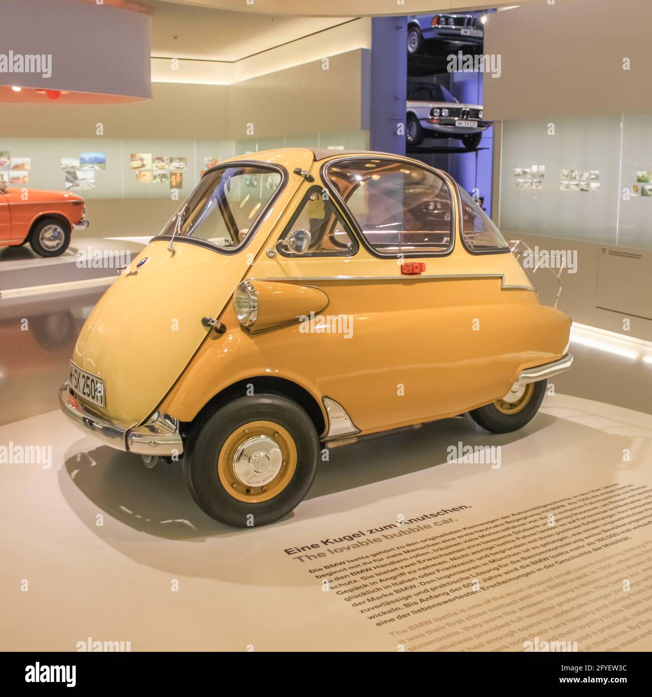 Bmw isetta 1955 hi-res stock photography and images - Alamy