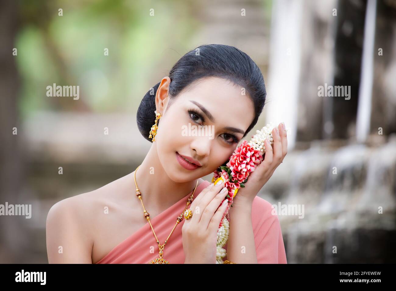 Beautiful woman, Thai national costume, traditional Thai dress, Thai woman, good mood, beautiful ...
