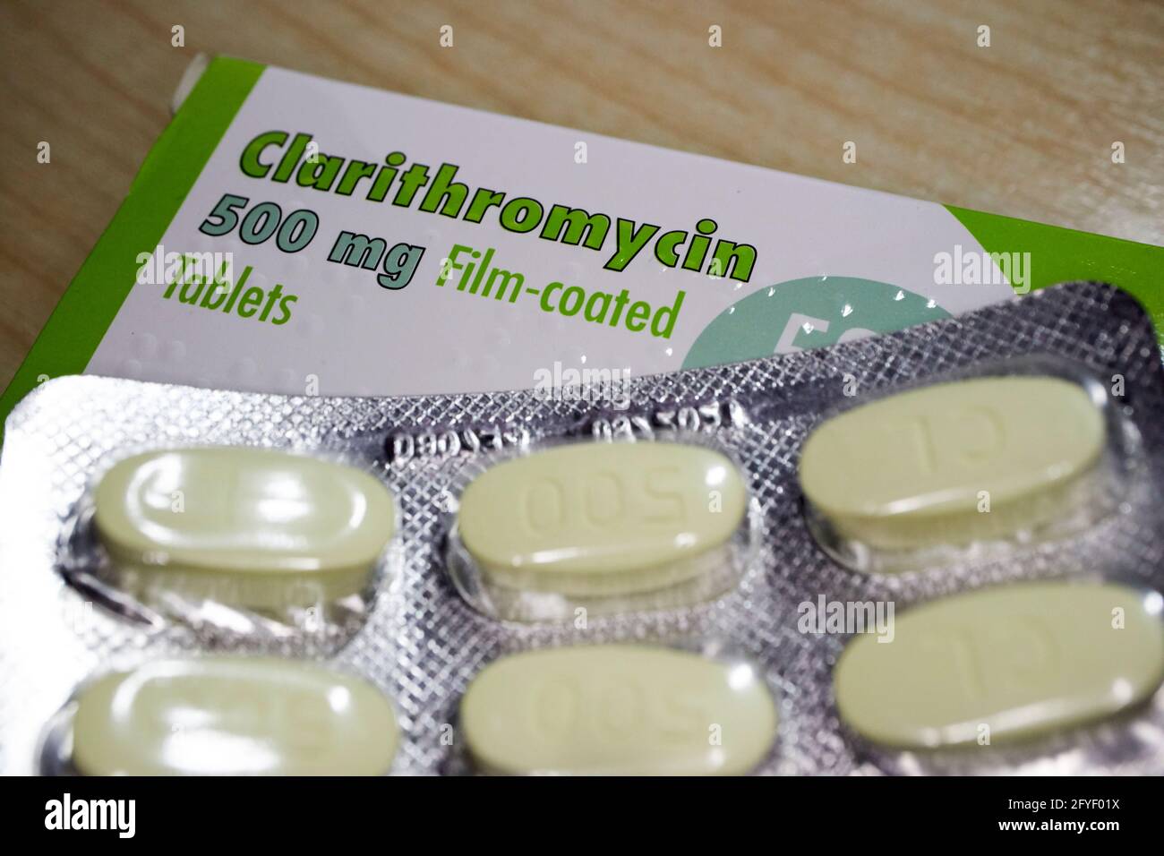 course of clarithromycin antibiotic prescription tablets in blister ...