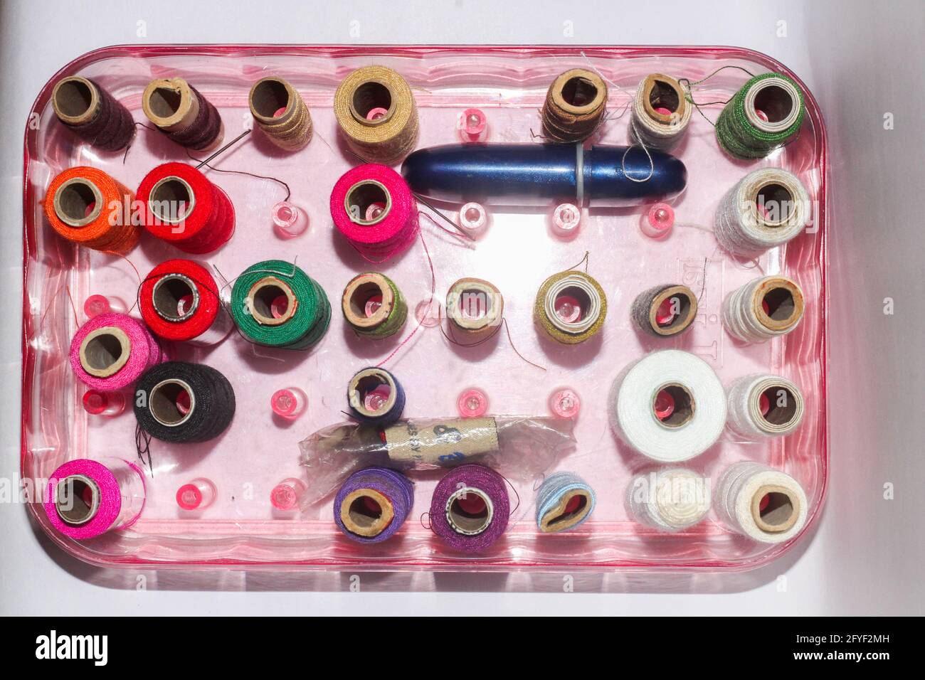 Colorful threads in a box hi-res stock photography and images - Alamy