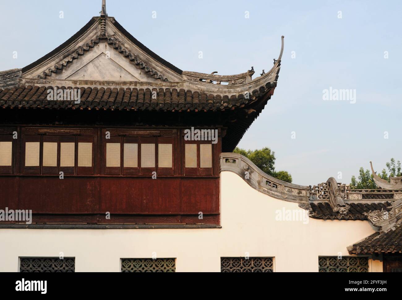 Shanghai palace hi-res stock photography and images - Alamy