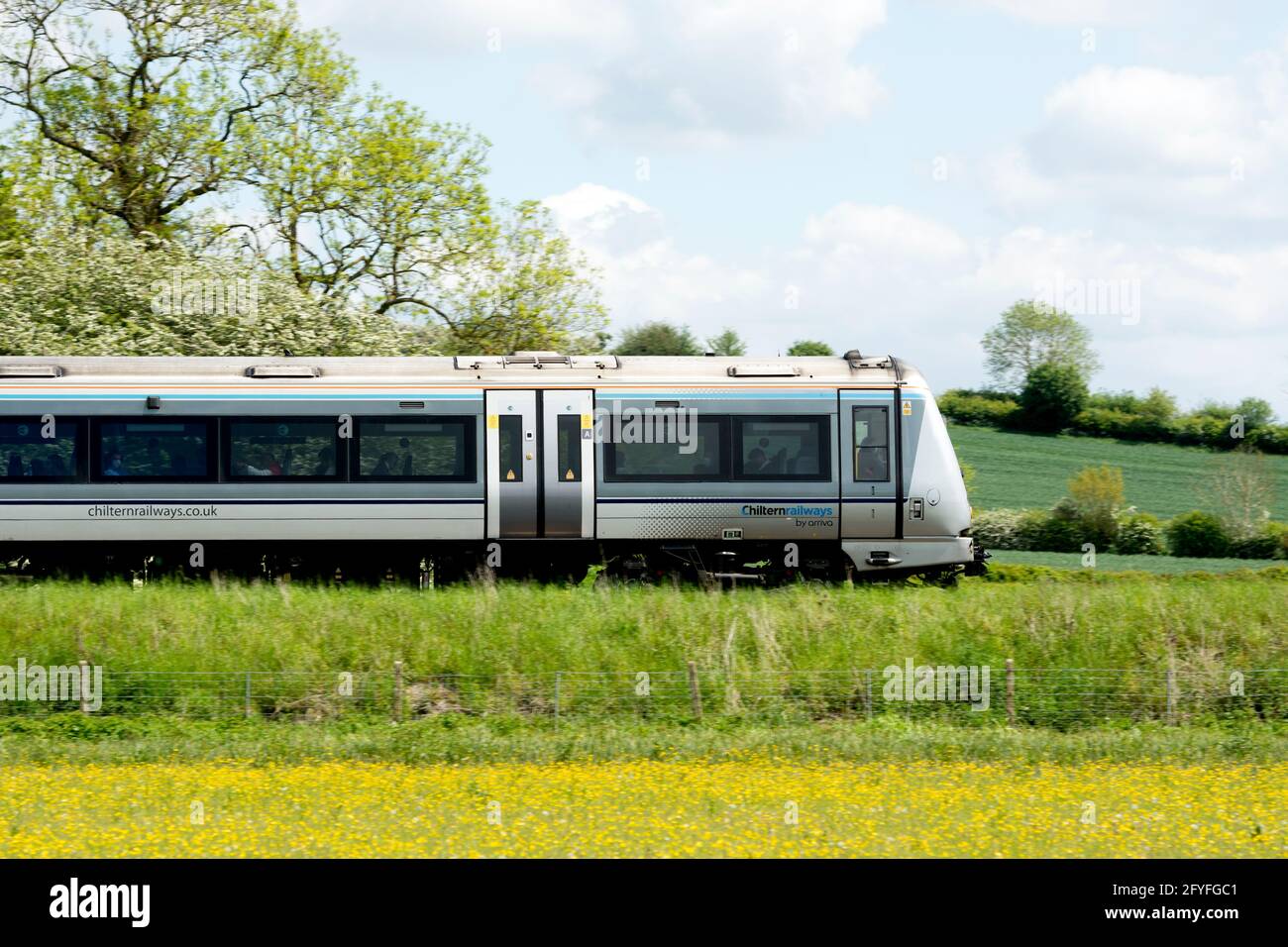 A Chiltern Railways class 168 diesel train, near King`s Sutton ...