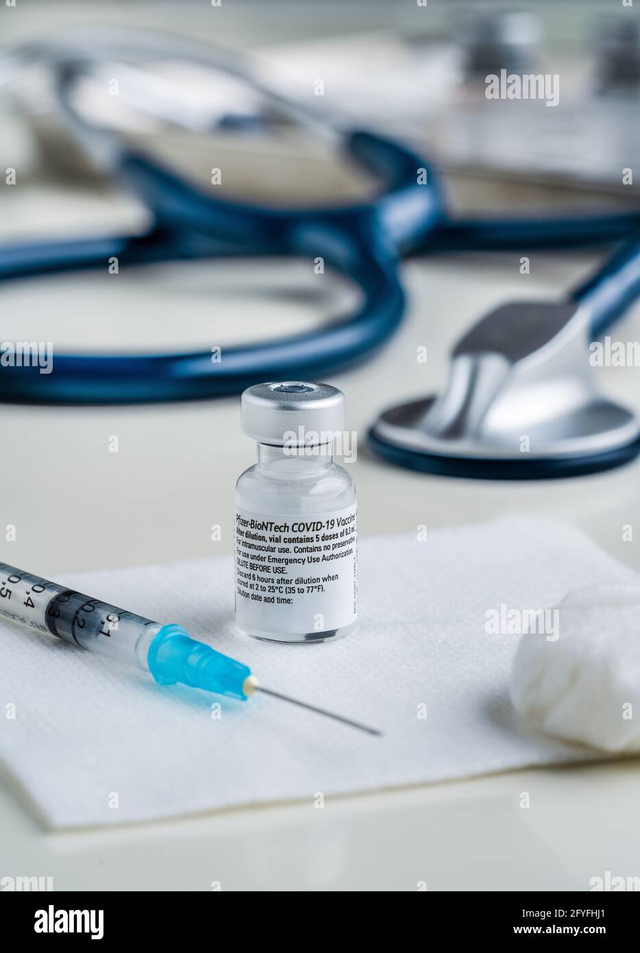Pfizer-BioNTech BNT162b2 Covid-19 vaccine Stock Photo - Alamy