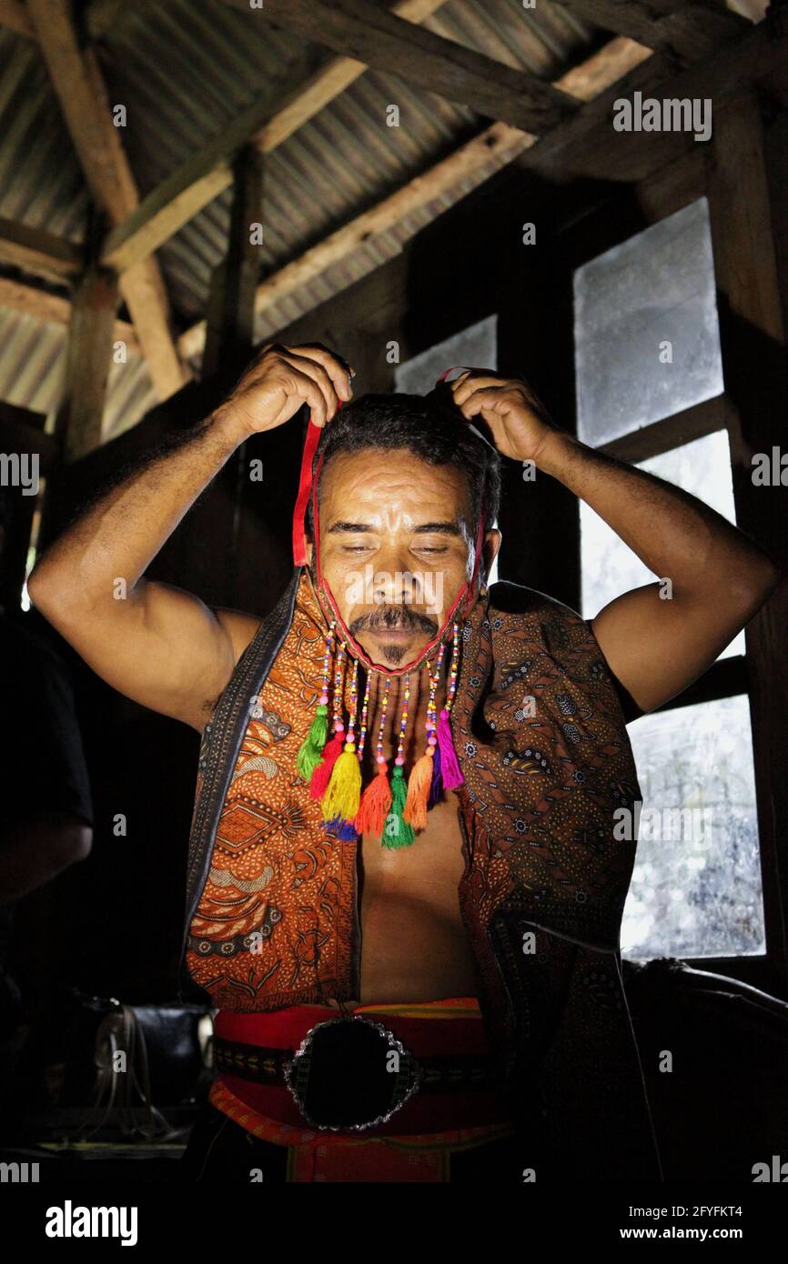 Caci dance hi-res stock photography and images - Alamy