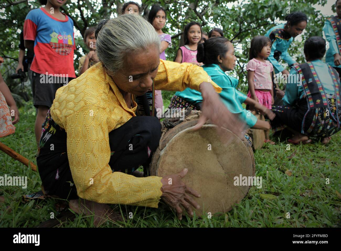 Fight instrument hi-res stock photography and images - Alamy