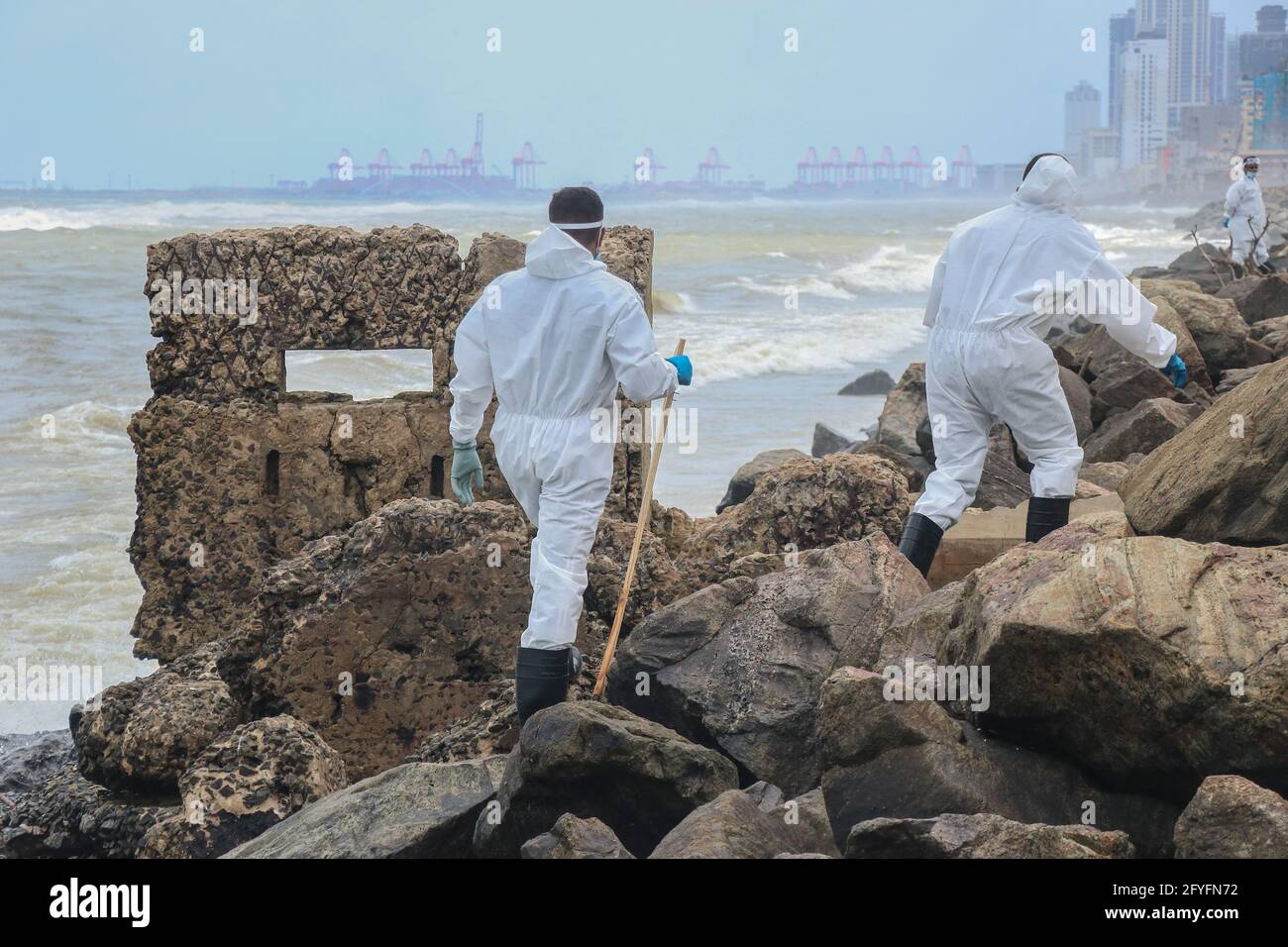 Container ship x press pearl hi-res stock photography and images - Alamy