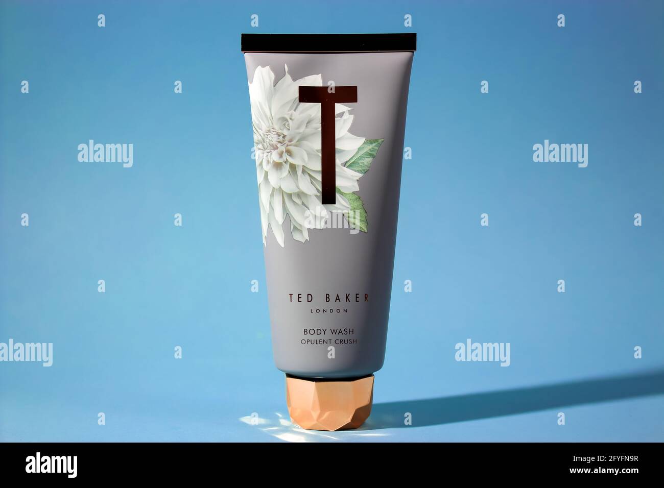 Product photography lighting hi-res stock photography and images - Alamy