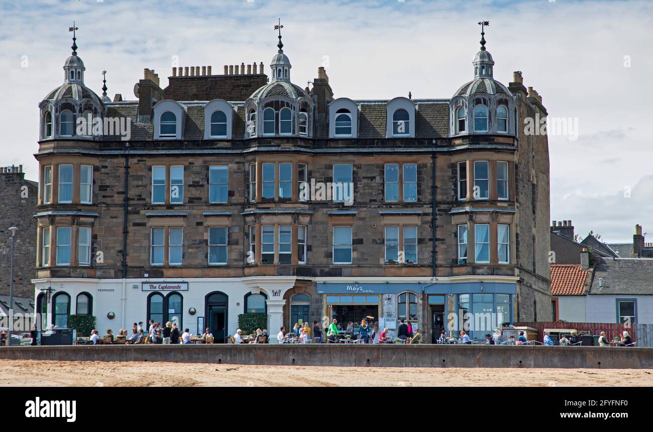 Portobello, Edinburgh, Scotland, UK weather. 28th May 2021. Hazy ...
