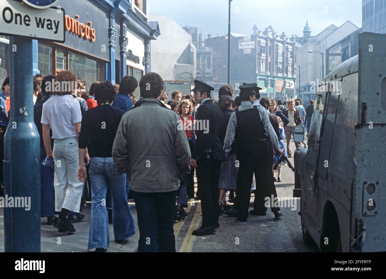 RUC, Royal Ulster Constabulary on streets of Derry, Londonderry ...