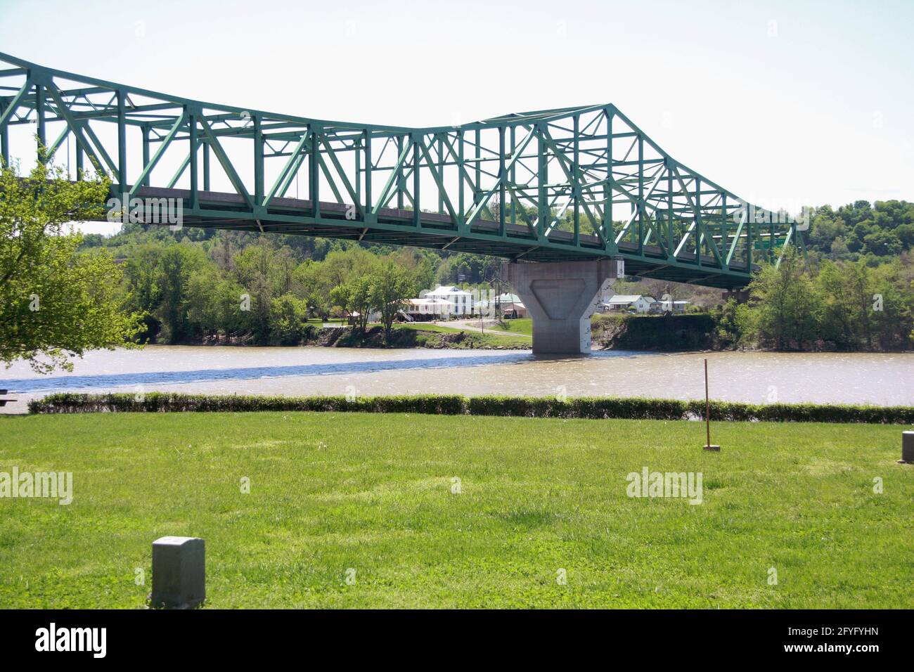 Bridge over kanawha river hi-res stock photography and images - Alamy