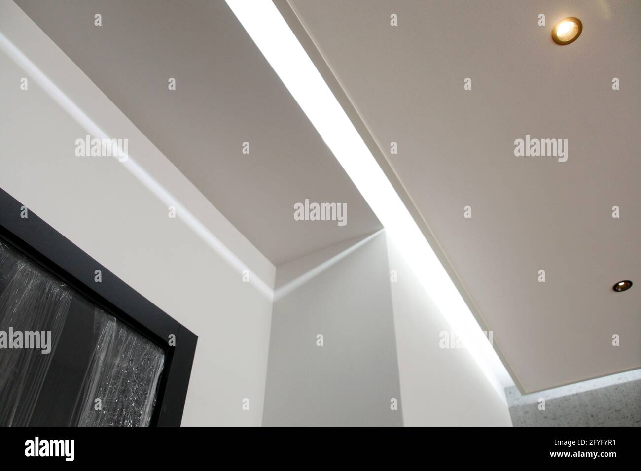 Modern indoor lighting. LED-lighting system Stock Photo - Alamy