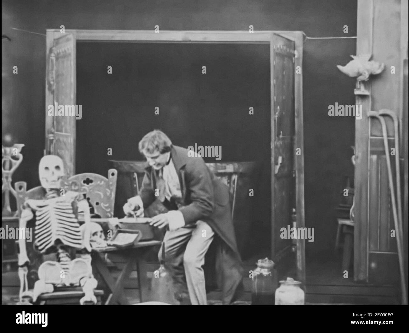 Frankenstein movie poster hi-res stock photography and images - Alamy