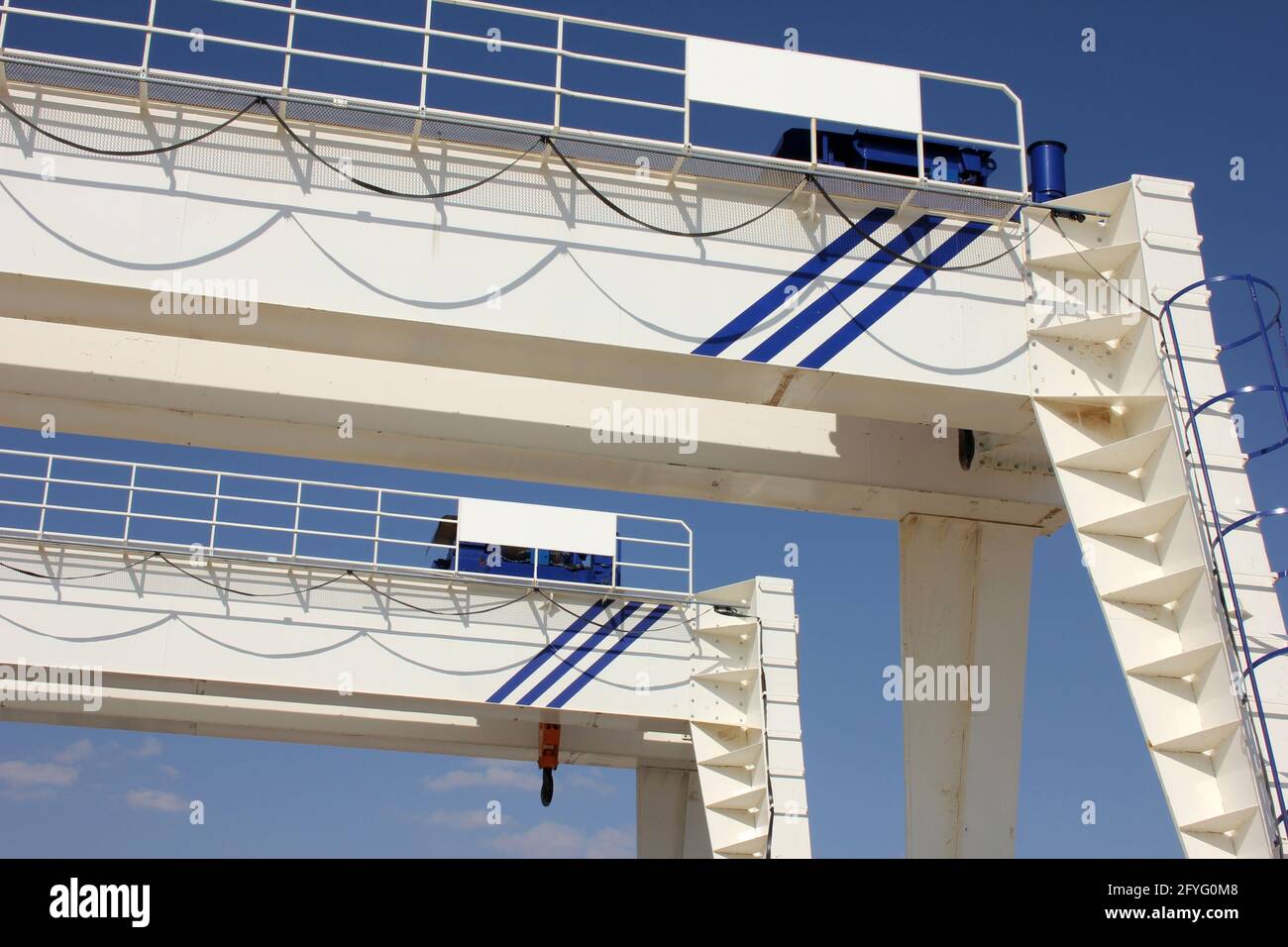Gantry crane on construction site Stock Photo - Alamy
