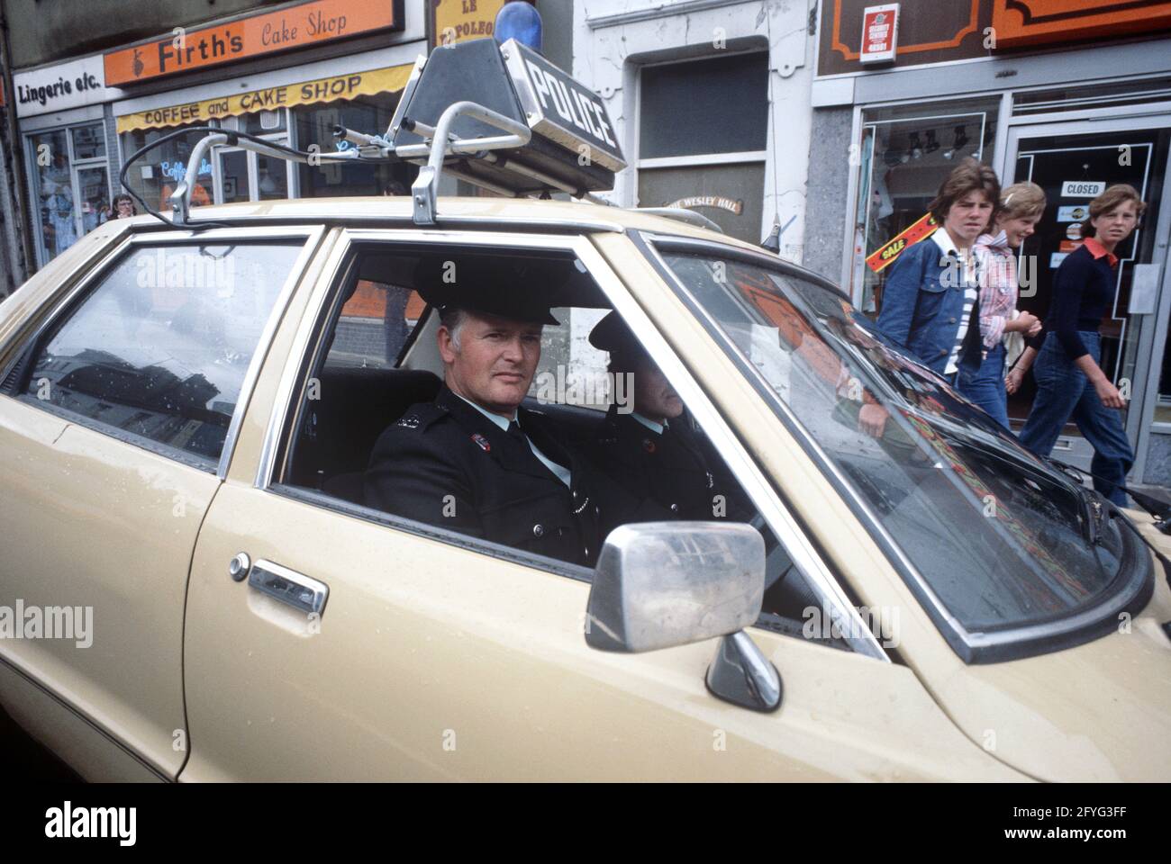 BELFAST, UNITED KINGDOM - SEPTEMBER 1978. RUC, Royal Ulster ...